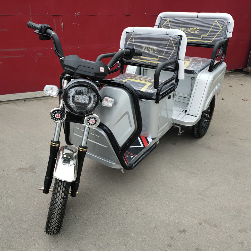 30-50Km/H Leisure Electric Tricycle For Home Use 4 Passengers